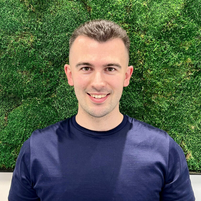 LUKE WHITE - Circle Foods